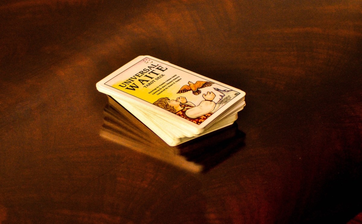 4 Tarot Writing Plots – Pen to Paper
